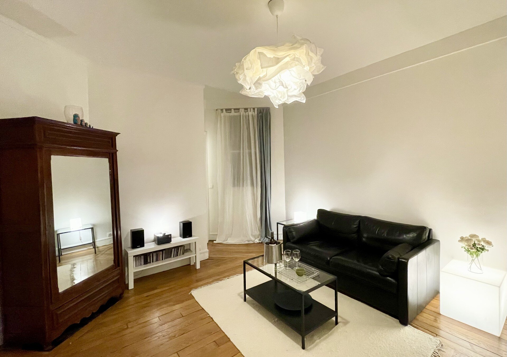 Location Appartement Meublé 2 Rooms 54m2 Champs Elysées Paris (75017 ...